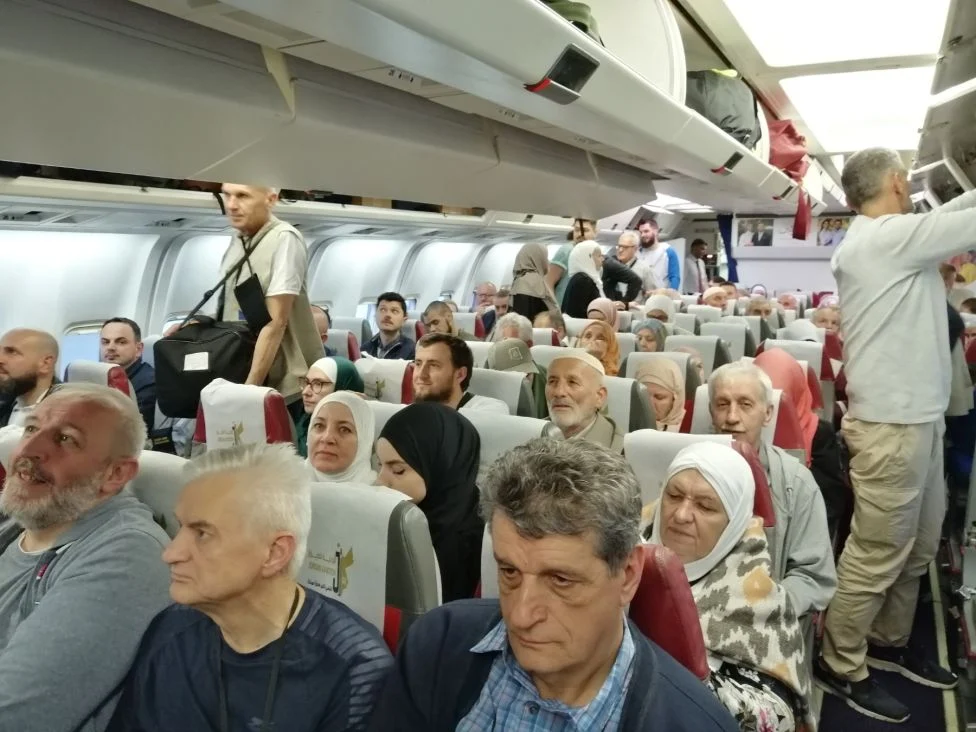 Prva grupa bh. hadžija danas bi trebala stići na Međunarodni aerodrom u ...